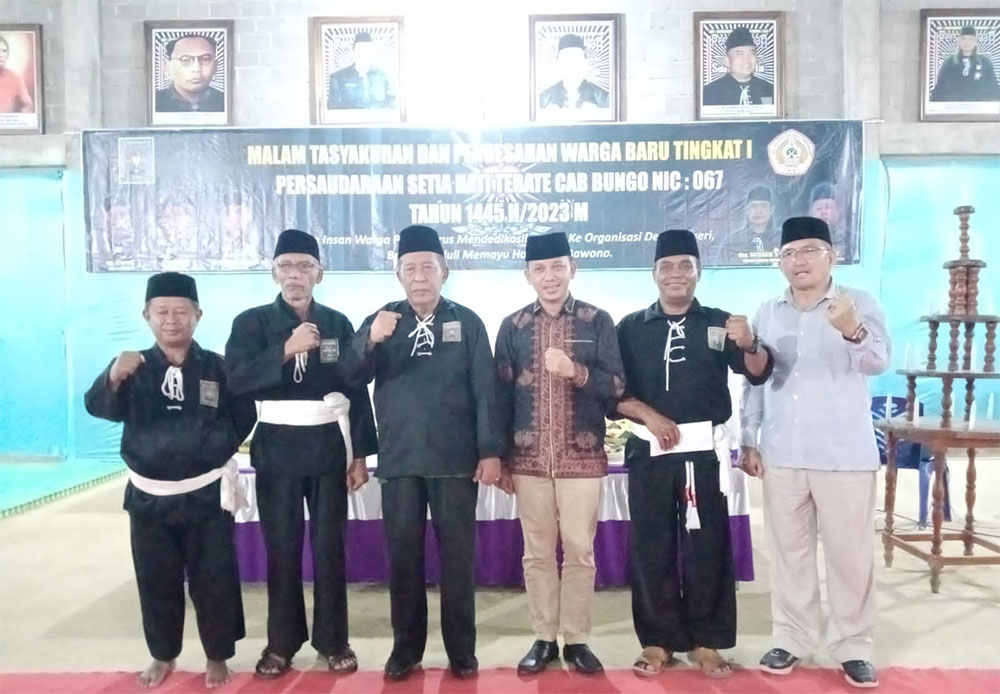 Wakil Gubernur Jambi Dikukuhkan Warga Kehormatan PSHT - Persaudaraan Setia Hati Terate